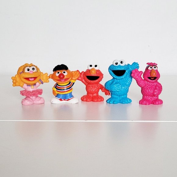 Hasbro | Toys | Lot Of 5 Sesame Street Figurines Zoe Ernie Elmo Cookie ...
